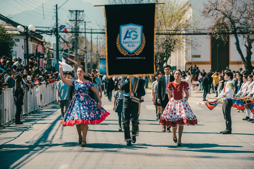 El Estandarte brilló con el desfile de nuestros estudiantes en la Plaza ...